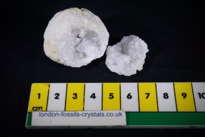 Quartz Small Geode from Morocco (No.344)
