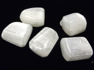 Selenite - 3 to 4 cm x 3 cm Tumbled Stone